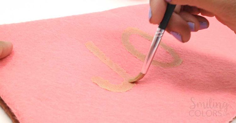 Lettering on Felt 2 ways - Smiling Colors