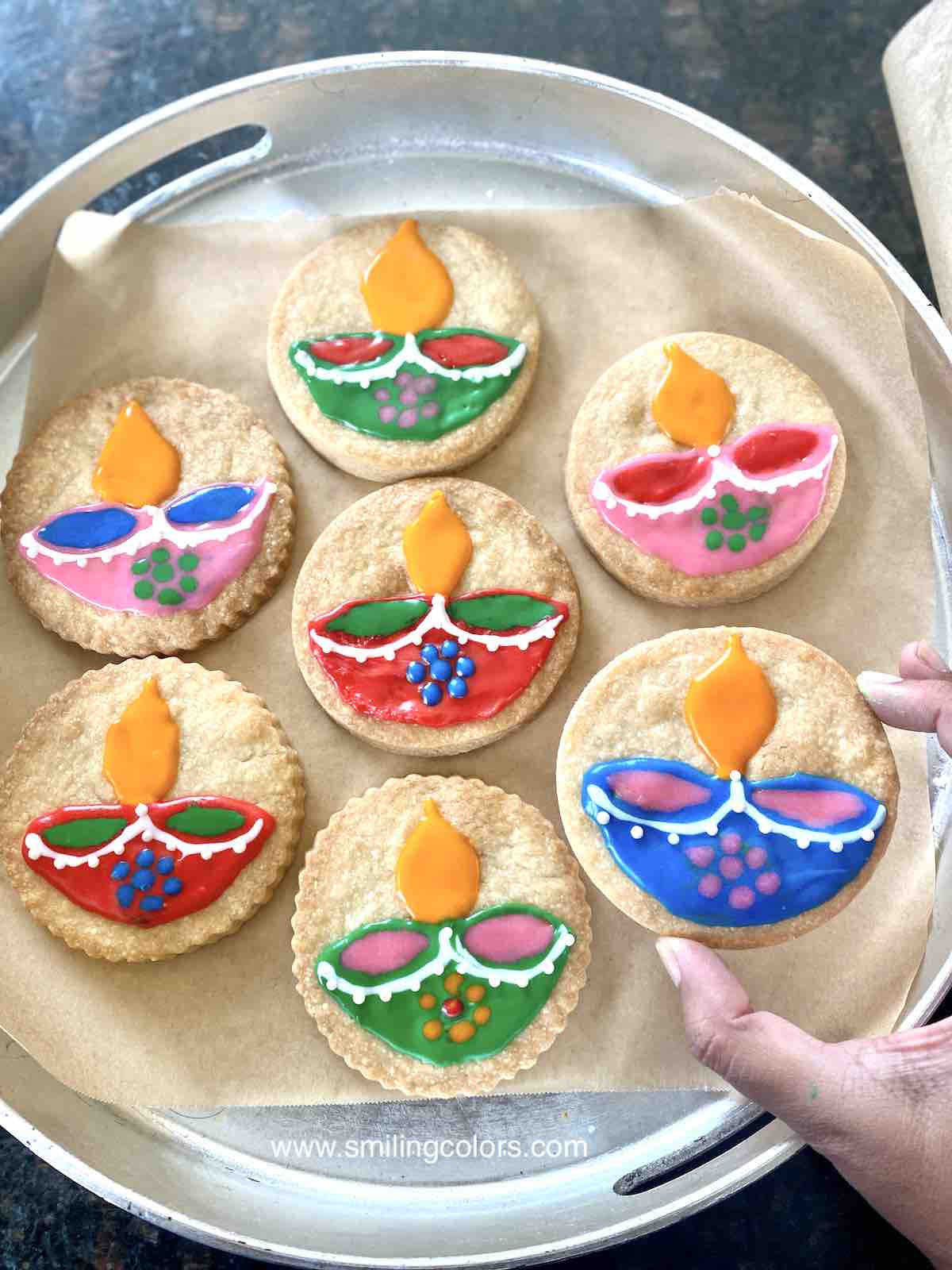 How To Decorate Diwali Cookies At Home - Smiling Colors